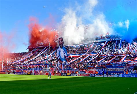La Hinchada De Nacional Prepara La Fiesta Para El Clásico En El Gpc