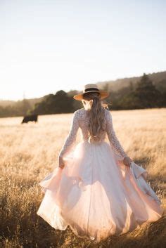 SHOOT Nude In Field