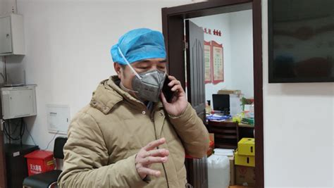 武汉基层一天⑥：居委会突现“跑出”居民七环视频澎湃新闻 The Paper