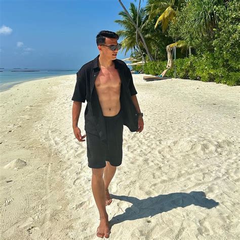 بیوگرافی و زندگی شخصی و ورزشی امیرحسین حسین زاده و همسرش عکس ها و