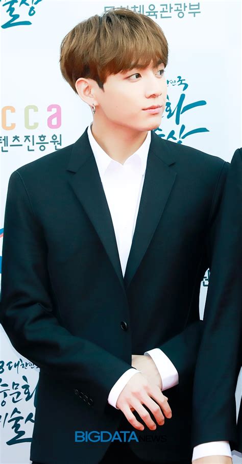 [big포토] 방탄소년단 Bts 정국 뭘 해도 화보같은 조각 비주얼의 아기 왕자 꾹