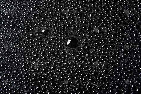 水滴防水表面在黑色和白色
