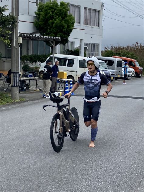 トライアスロン宮古島大会バイクフィニッシュ 宮古毎日新聞社ホームページ 宮古島の最新ニュースが満載！