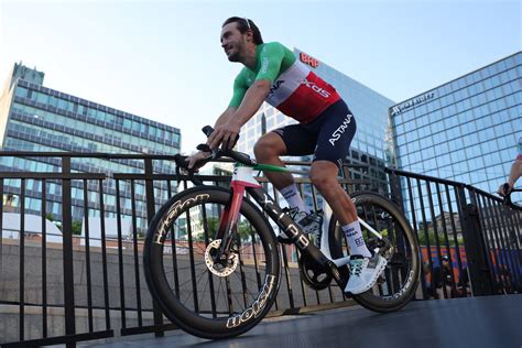 XDS Astana Team 2025 Guida Alla Squadra Di Alberto Bettiol Girodiruota