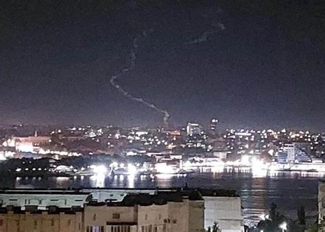 У Севастополі повідомляють про потужні вибухи