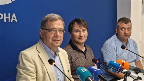 Министър Юлиян Попов Вятърните паркове в Черно море трябва да са съобразени с риболова