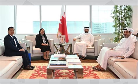 Industry Minister Meets Philippine Ambassador