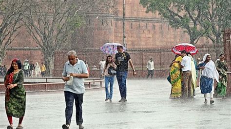 Delhi Weather Imd Predicts Rain Thunderstorms 14 Year Temperature