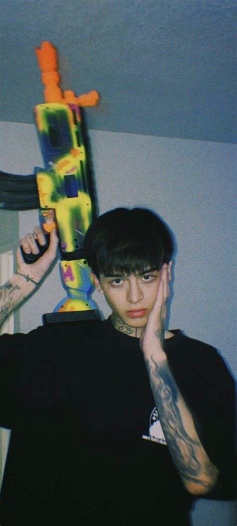 Max Valenzuela Streng Fotos