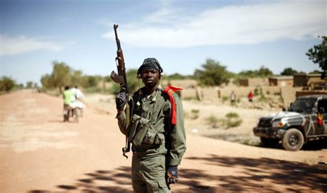 Malio Islamistų Sukilėlių Grupė Skilo Delfi