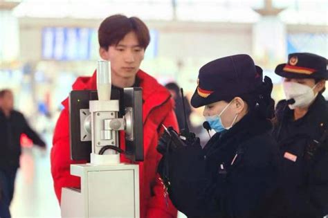 学生客流逐步增加 中国铁路北京局加开天津至邯郸旅客列车需求行李充电