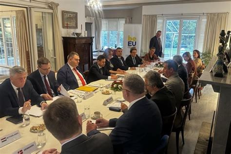 Посланиците на страните членки на ЕС се срещнаха с делегация на ДПС водена от Делян Пеевски