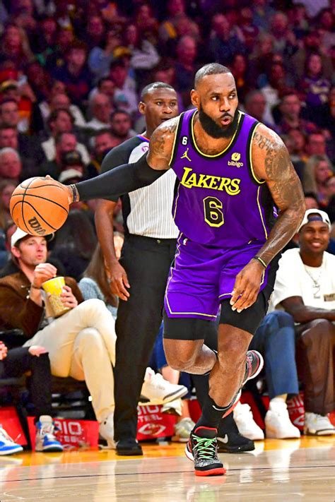 Nba》西部亂鬥尾聲 湖人射日坐7望6 勇士2連勝躍居第5 自由體育