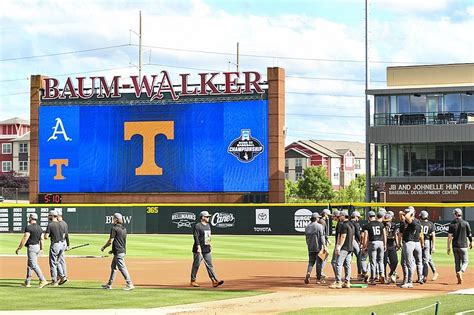 Arkansas Baseball Vs Tennessee At Fayetteville Super Regional Game 1