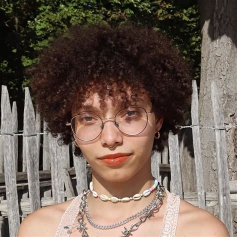 LiΔ Lia Pan • Threads Say More