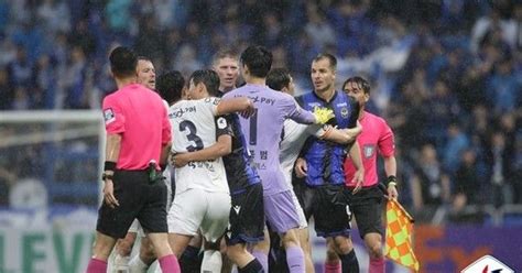 물병 투척 프로축구 인천 홈 2경기 약 5천 석 규모 응원석 폐쇄