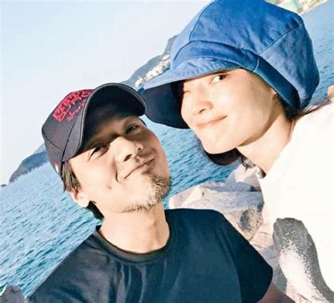 舒淇與馮德倫出席活動秀恩愛，網友：老馮的褲子都快撐破了！ 每日頭條