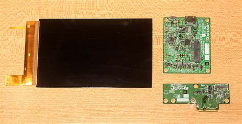 Raspberry Pi に小型lcdディスプレイをつなぐ 秋月電子通商7インチ1200×1920とアクリル・パネル 電子工作の環境向上