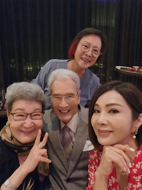 陳美鳳曬合影驚見「國寶級藝人」齊聚！87歲梅芳阿姨、81歲石英爸爸現況曝光｜四季線上4gtv