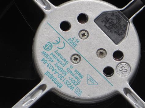 EBM Papst W2S130 AA03 64 230V 0 31 0 25A 45 39W 3 ledninger Kjølevifte