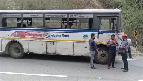 उत्तराखंड यहां रोडवेज बस के अचानक ब्रेक हुए फेल यात्रियों में मची चीख