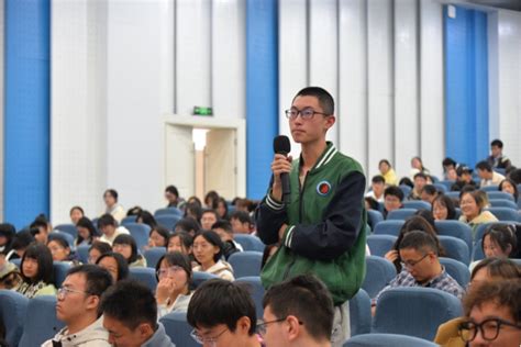 我校“锦水论坛”第三十一期“三星堆考古新发现与研究”讲座顺利举行 青春川大