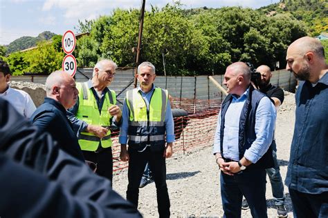 რევაზ დღეს მცხეთაში ქალაქის შესასვლელში მდინარე მტკვარზე მშენებარე ხიდის სამუშაოებიც