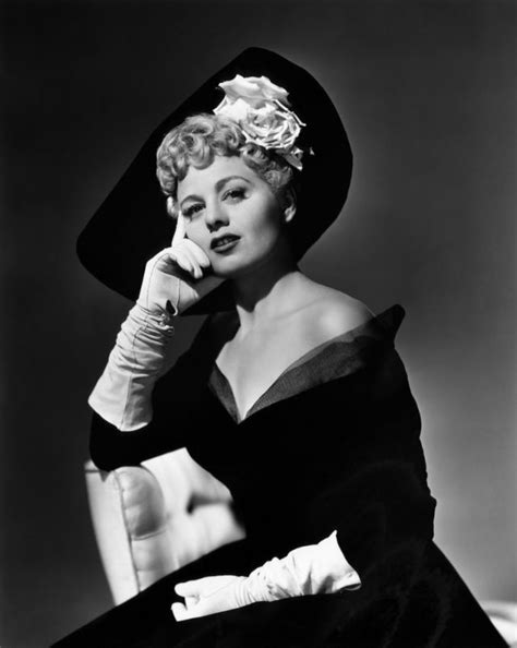 20 Stunning Black And White Photos Of Shelley Winters When She Was