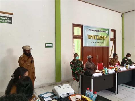 Satgas Pamtas Yonif Raider 142 KJ Bahas Kesehatan Lingkungan Bersama