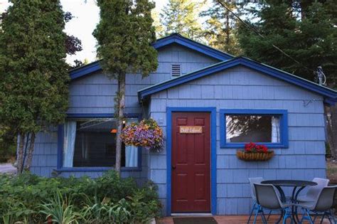 Flathead Lake Resort Hotel With Private Beach Access On Flathead Lake