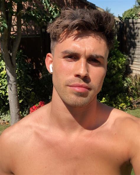 Joe Baggss Instagram Twitter And Facebook On Idcrawl