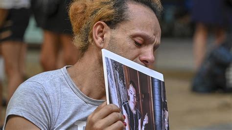 Homenaje a Shamira la chica a la que mató una palmera en el Raval de