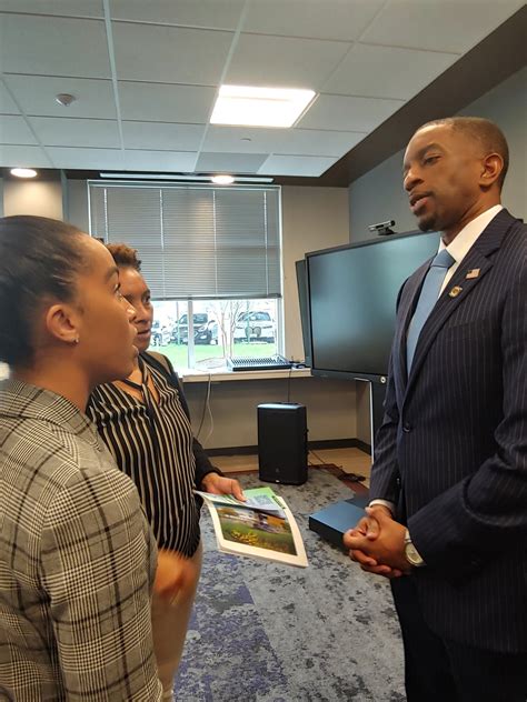 At Large Councilmember Mel Franklin Brings Mbe Advocacy Day To Largo