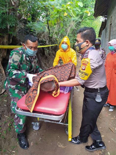 SEORANG LAKI LAKI DITEMUKAN MENINGGAL DUNIA DI SAMPING RUMAH SALAH