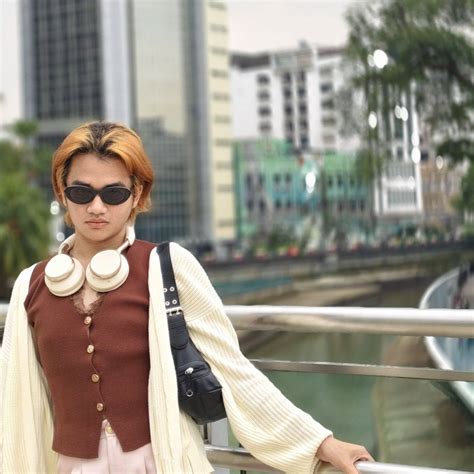 มงแล้วมงอีก “ลิซ่า” Pooddaimaipjee พูดได้มั้ยพี่จี้ Facebook