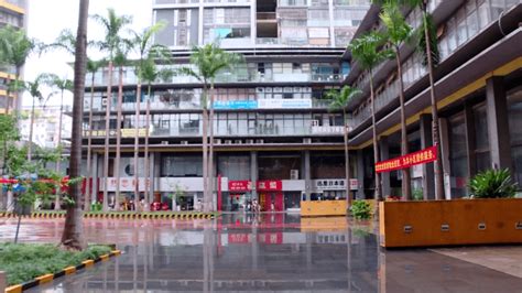 南宁一小区已选聘新物业公司，原物业却迟迟不愿撤离，怎么回事？服务业主城市广场