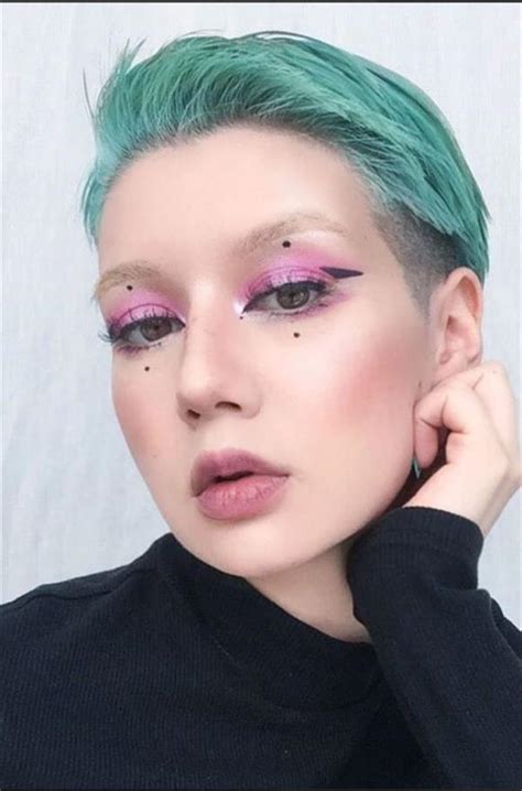 60 Chic Undercut Short Pixie Hair Style Design For Cool Woman