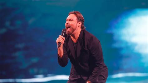 George Harris hospitalizado tras ser operado de urgencia ya no podía