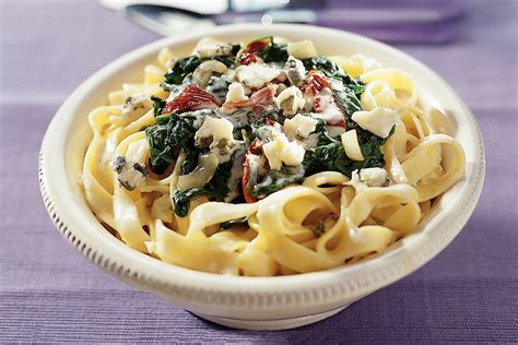 Romige Tagliatelle Met Bladspinazie En Roquefort Recept Allerhande