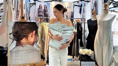 Photo Gallery “เพลง อัศวเหม” ทำเสื้อผ้าเป็นมิตรกับสิ่งแวดล้อมขาย