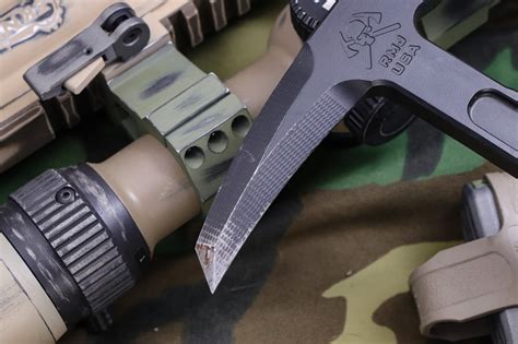 Rmj Tactical Kestrel Black G10 Tomahawk Axe 13 Graphite Black Preowned