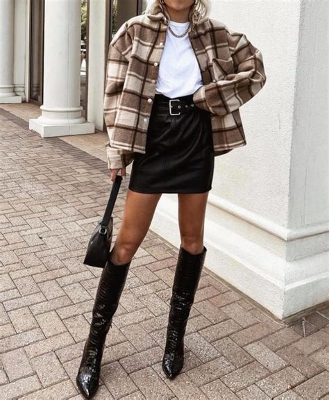 How To Style Flannel Shirts For A Chic Look Fashionisers©