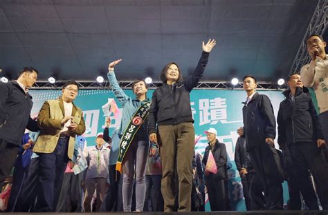 觀風向》選情緊繃回歸藍綠對決 新北一選區呂孫綾、洪孟楷纏鬥到最後一刻 信傳媒