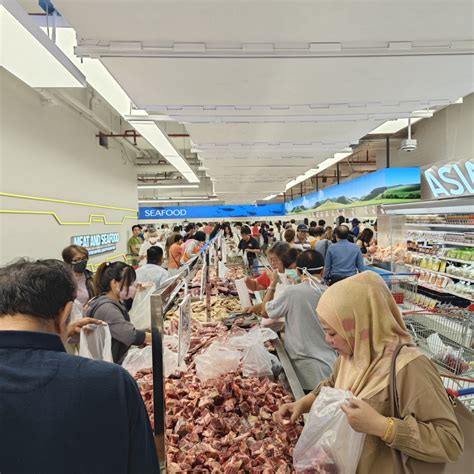 古晋富丽华emart盛大开业 推出3天超值促销活动 Tvs