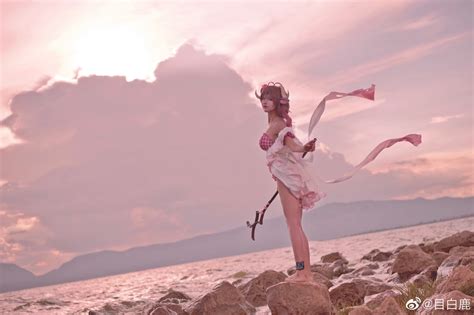 Cos 明日方舟 艾雅法拉夏卉 目白鹿 次元小镇