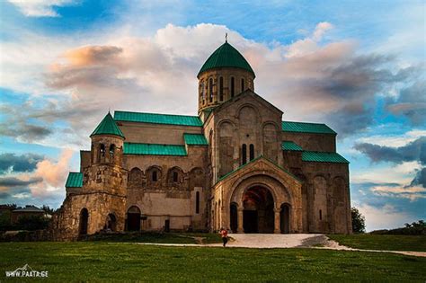გახშირებული ინტიმური ურთიერთობების გამო ბაგრატის ტაძრის შესასვლელი დაიკეტა