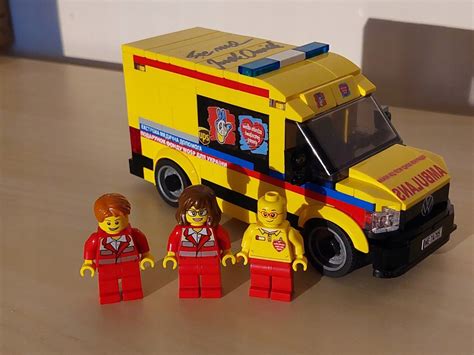 LEGO Karetka Dla Charkowa Z Podpisem Jurka Owsiaka 13140133996