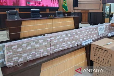 Kejati Sultra Serahkan Hasil Lelang Ore Nikel Blok Mandiodo Rp42 M Ke Negara Antara News