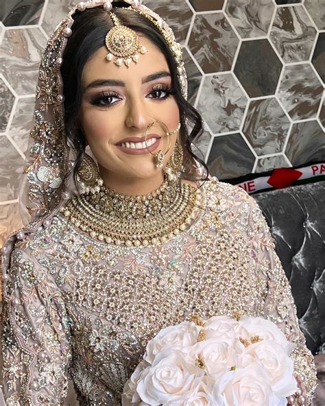A M I R A Hs B A R A A T ️👰🏻‍♀️ Hair And Makeup Mimismua For