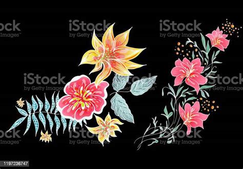 여름의 다채로운 열대 꽃 2 개 세트 검은 배경에 고립 된 꽃 식물 꽃 세트 손으로 그린 벡터 컬렉션입니다 식물 하와이 자연입니다 열대 야자수 아이콘입니다 하와이 일러스트